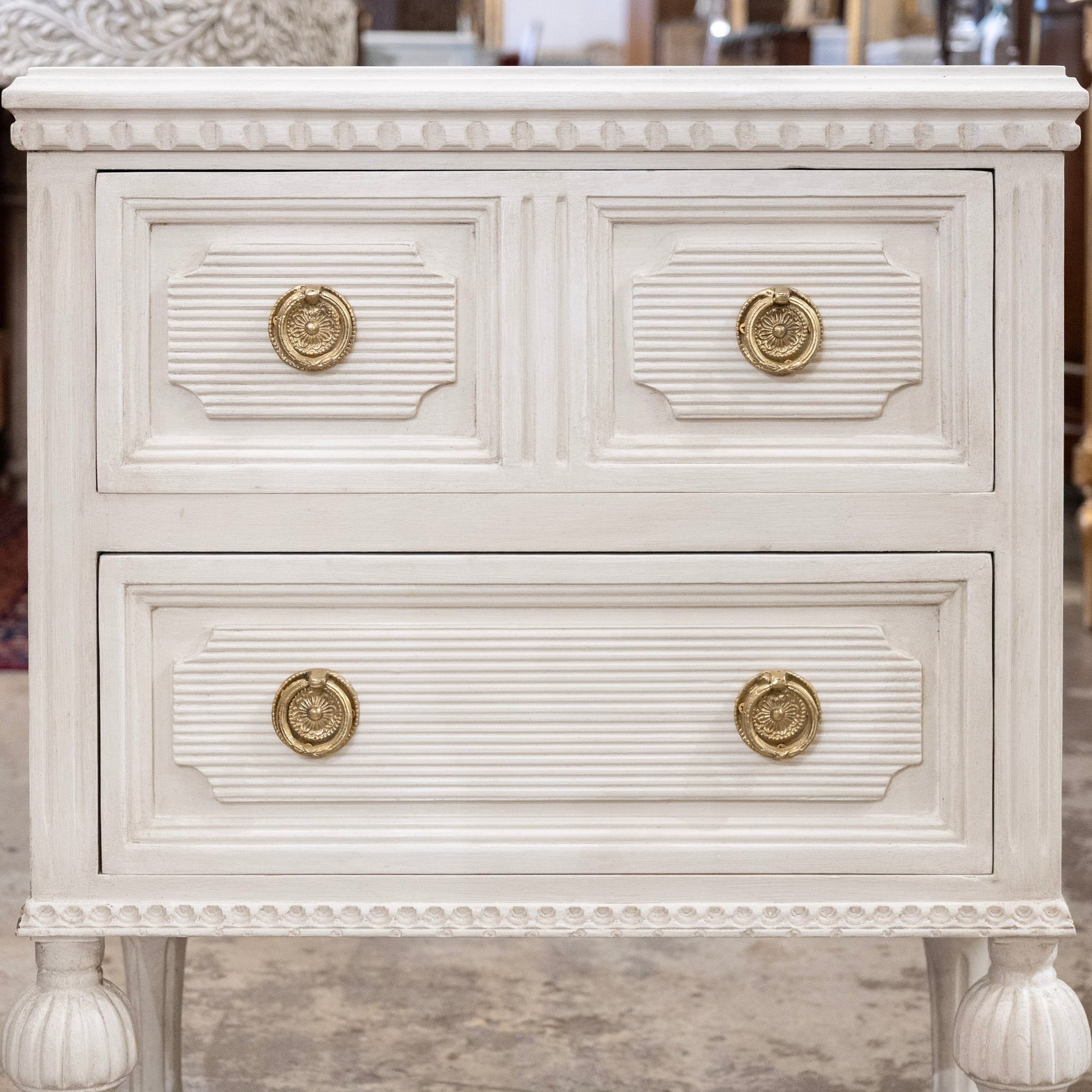 Swedish Painted 2-Drawer Short Nightstand – Antique White – Le Chateau