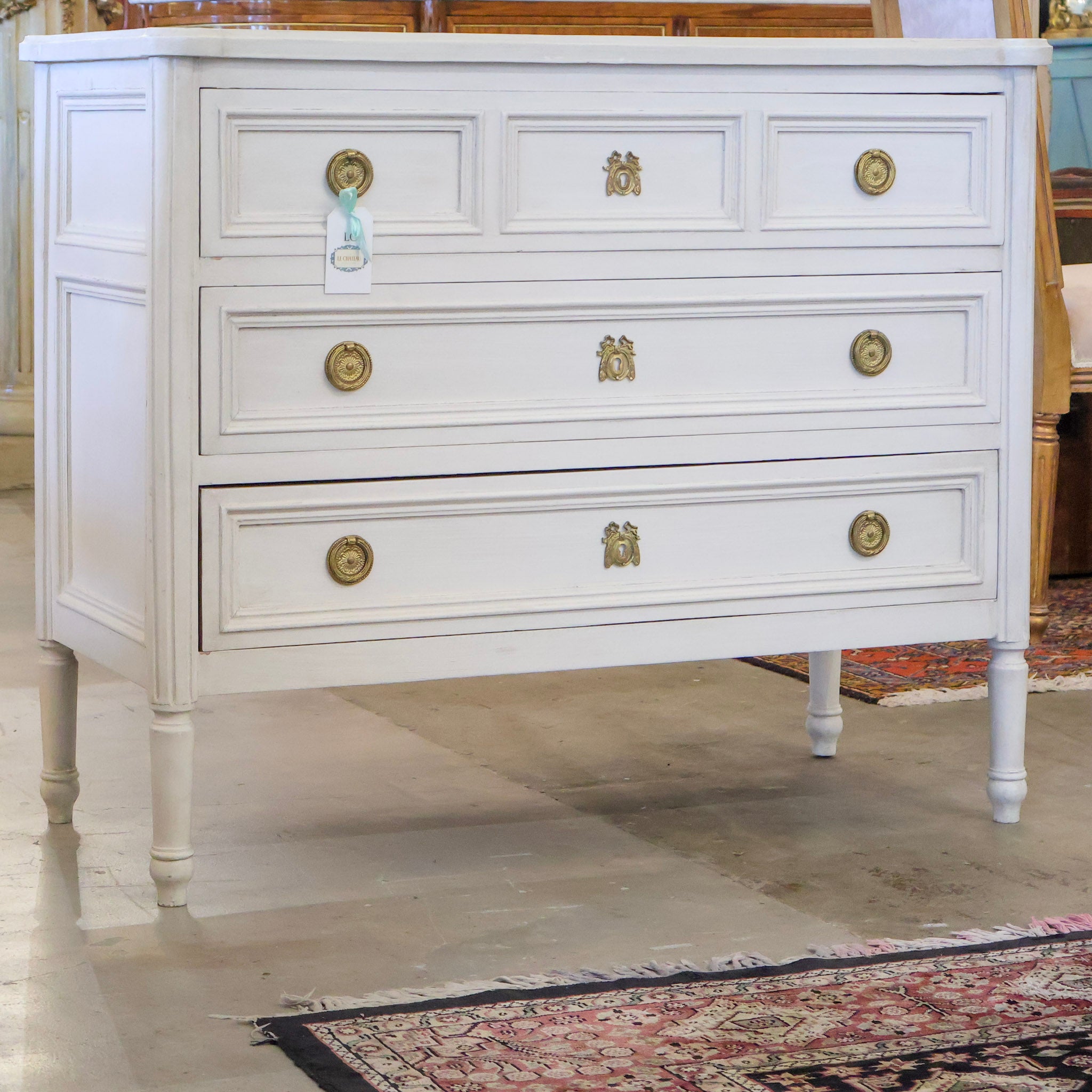 Swedish Chest With Rounded Corner & Round Leg – Le Chateau