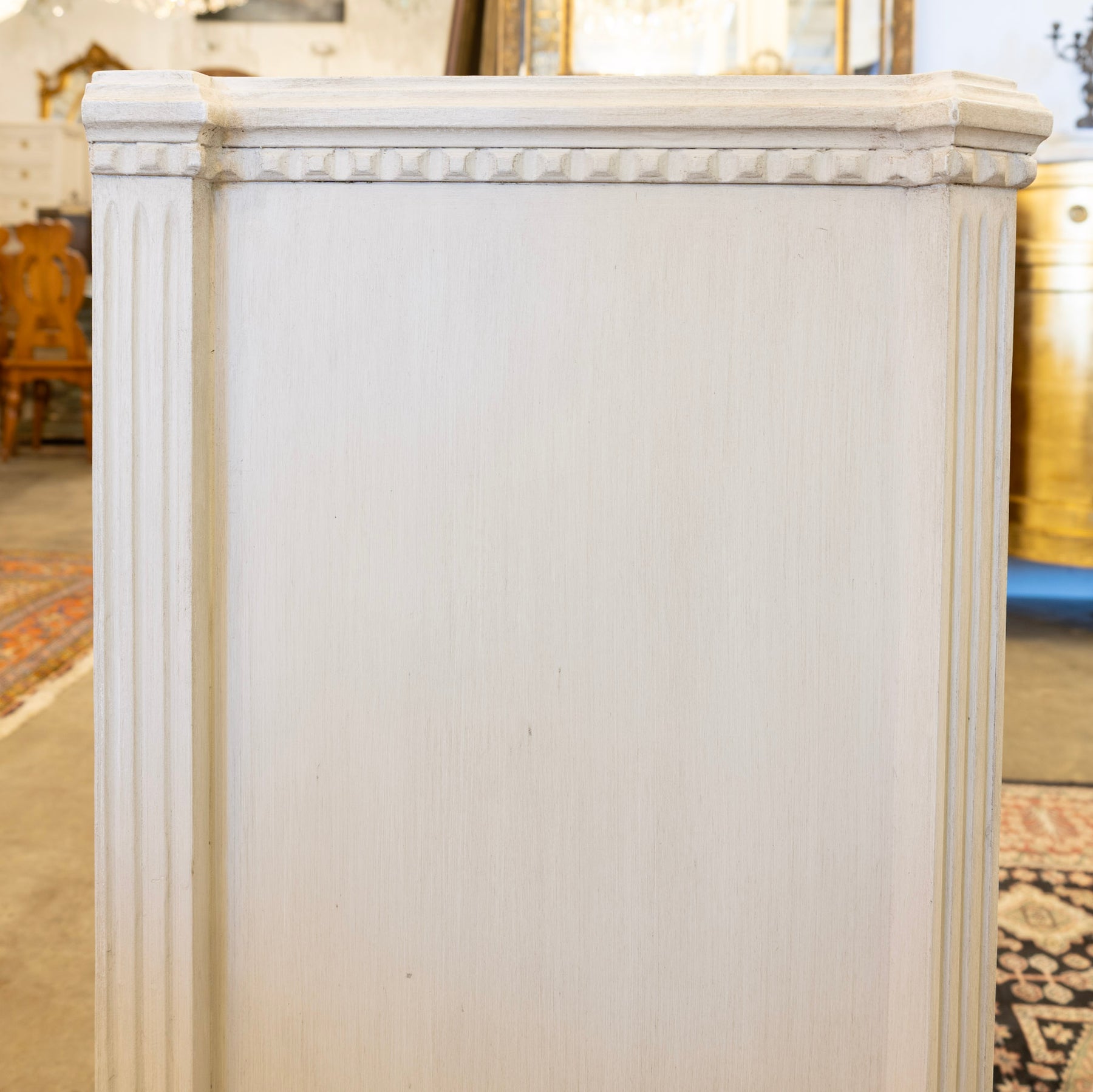 Swedish 3-Drawer Chest – Canted Corners in Antique White – Le Chateau