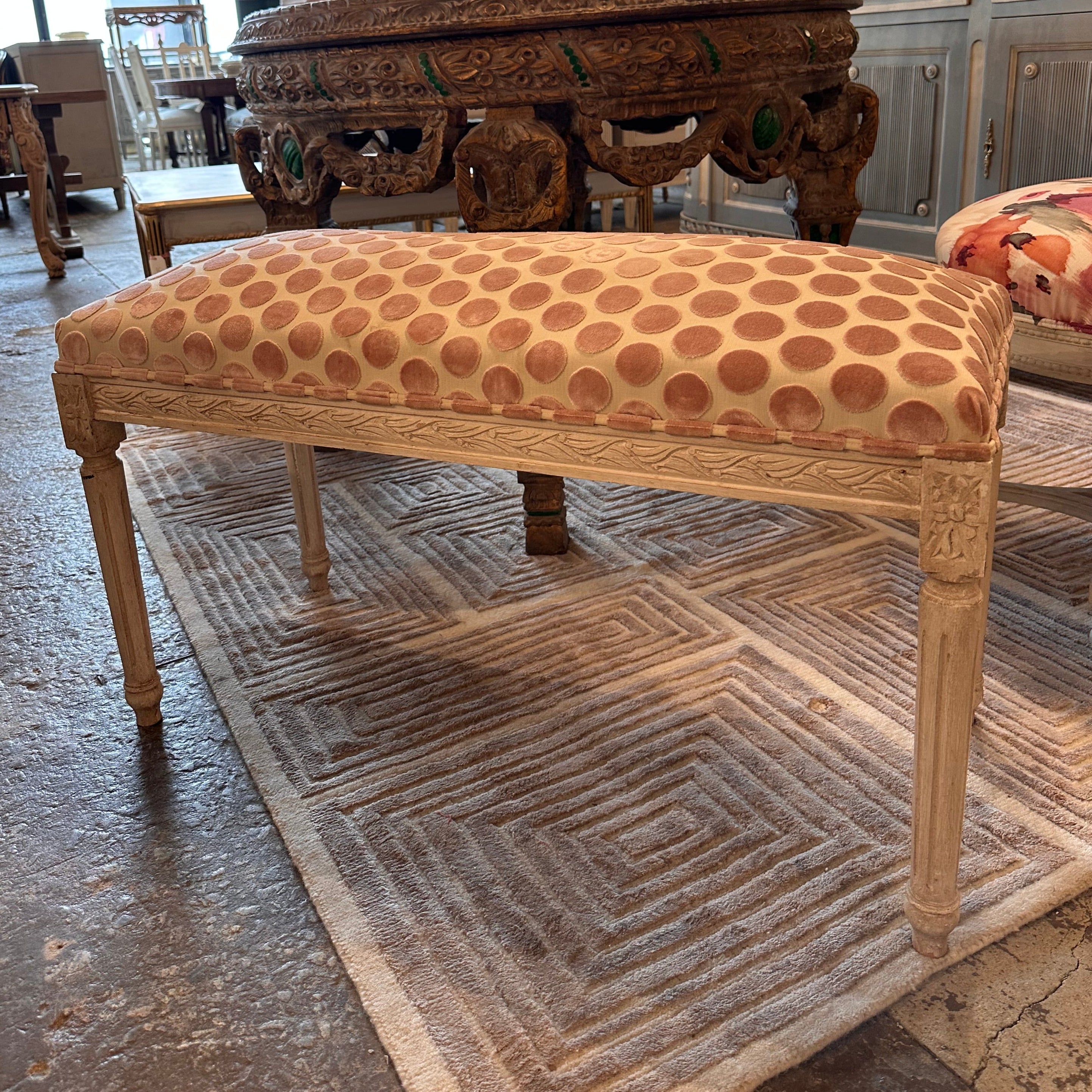 Light Pink Polka Dot Louis XVI Bench – Le Chateau